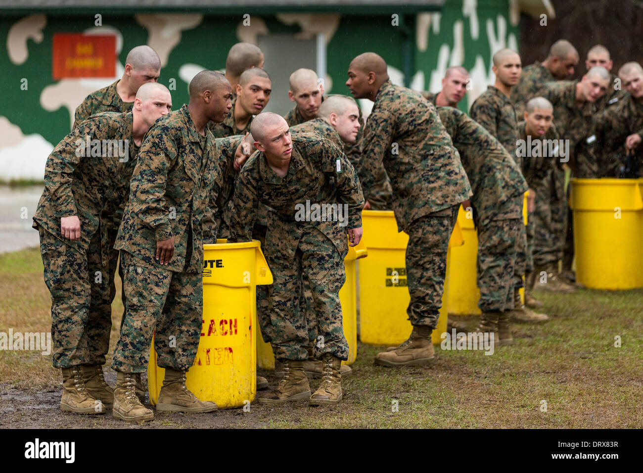 Decontamination chamber hi-res stock photography and images - Alamy