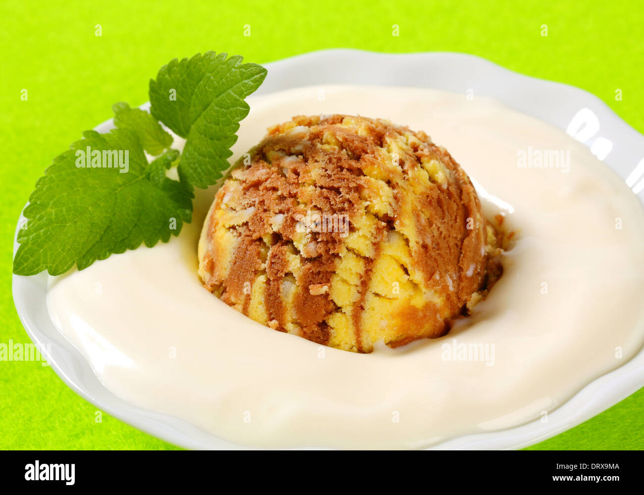 Vanilla chocolate pudding hi-res stock photography and images - Alamy
