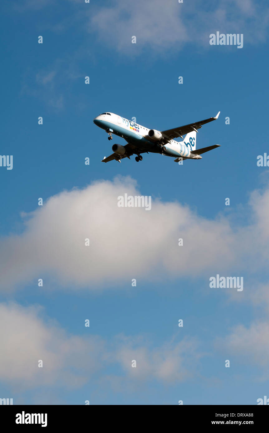 Embraer 175 united hi-res stock photography and images - Alamy