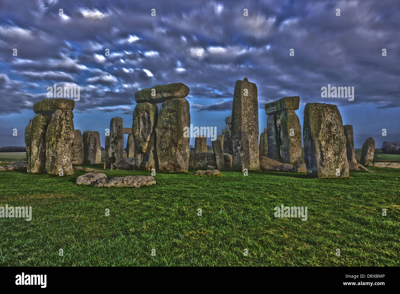 Burial mounds stonehenge hi-res stock photography and images - Alamy
