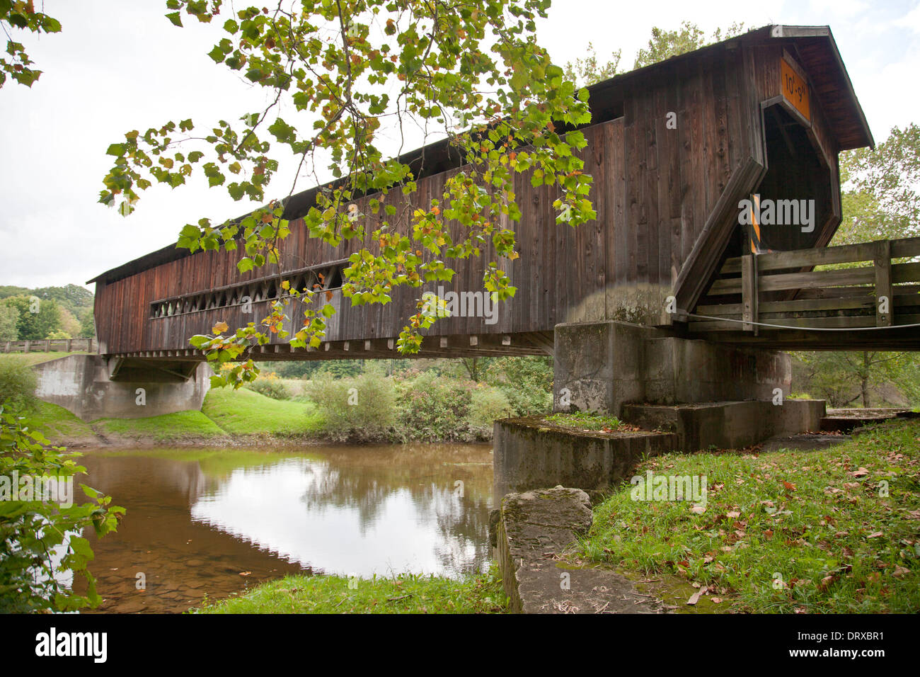 Benetka Road Covered Bridge, a 138-foot-long Town Lattice with Arch ...