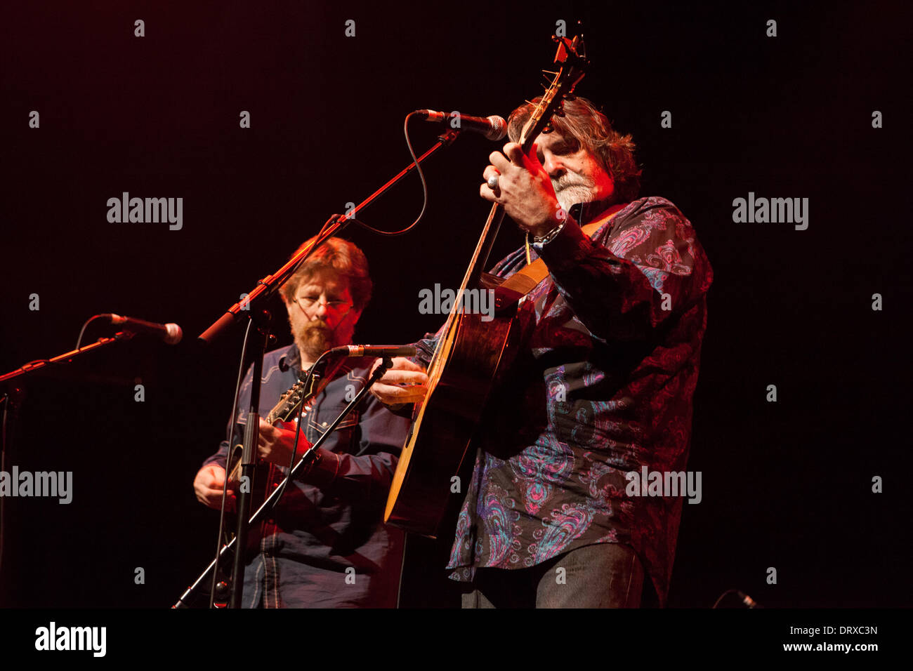 Singer songwriter sessions hi-res stock photography and images - Alamy