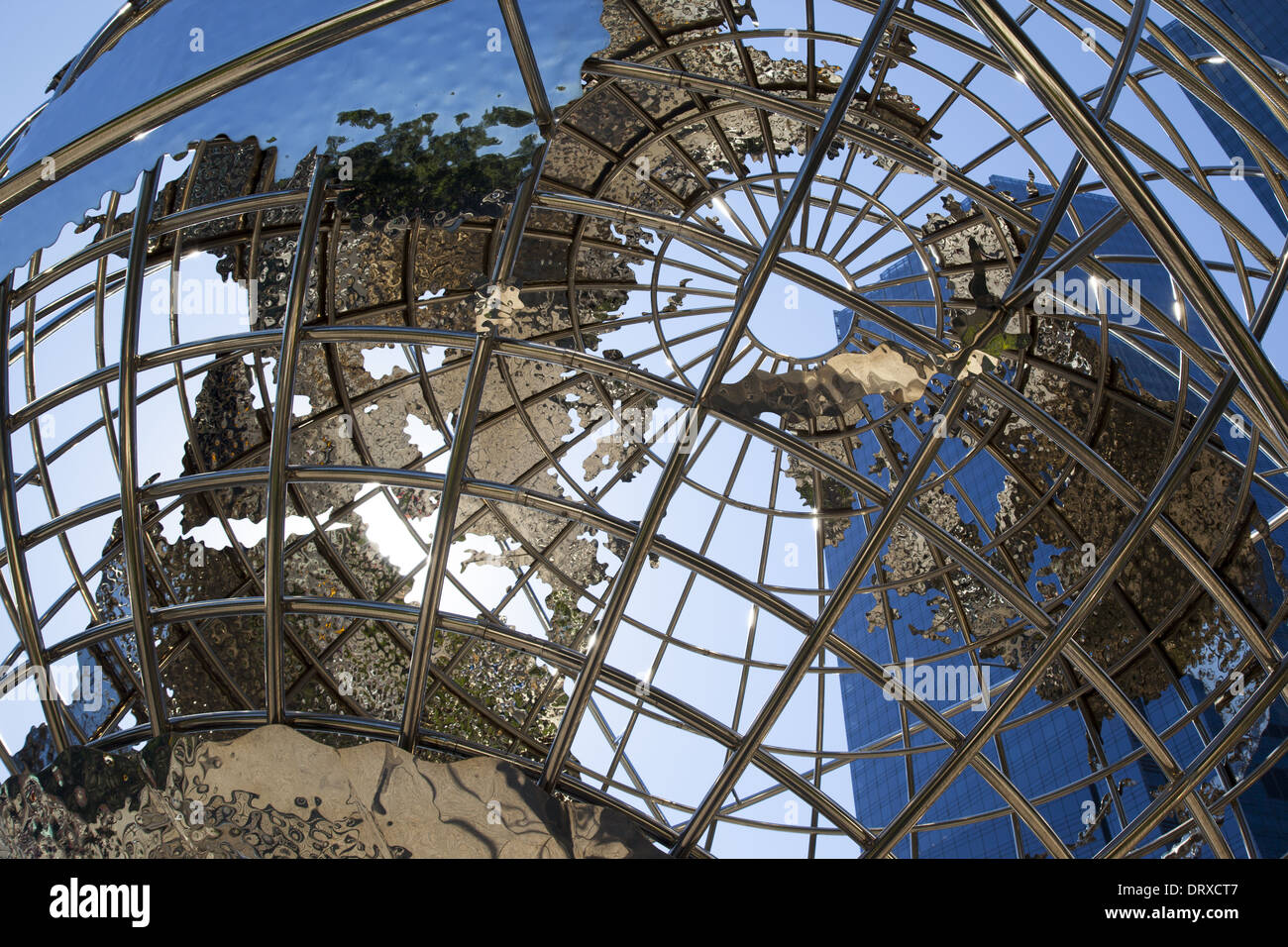 World globe sculpture hi-res stock photography and images - Alamy