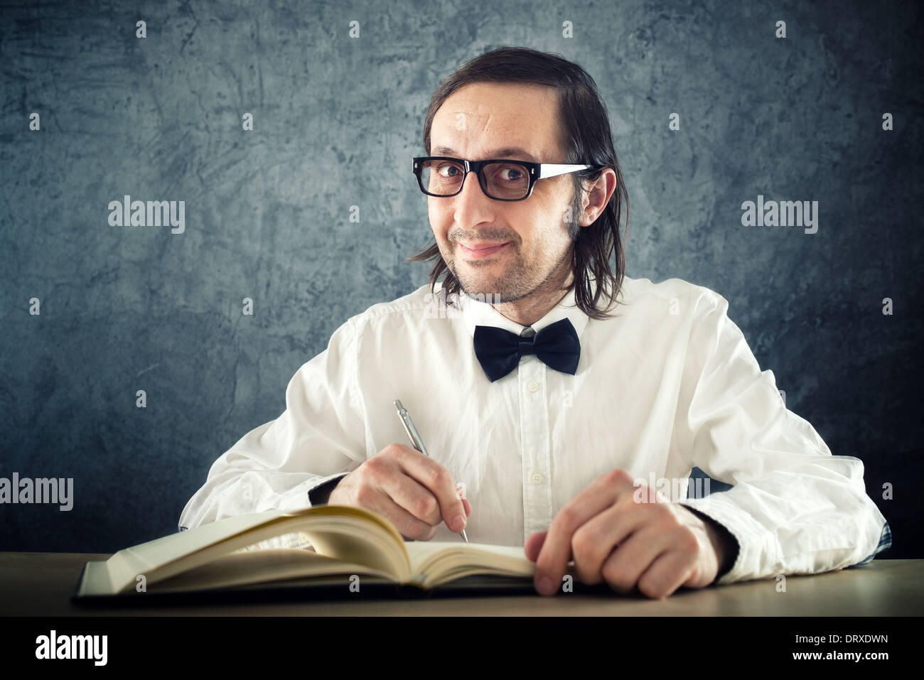 Writing poems hi-res stock photography and images - Alamy