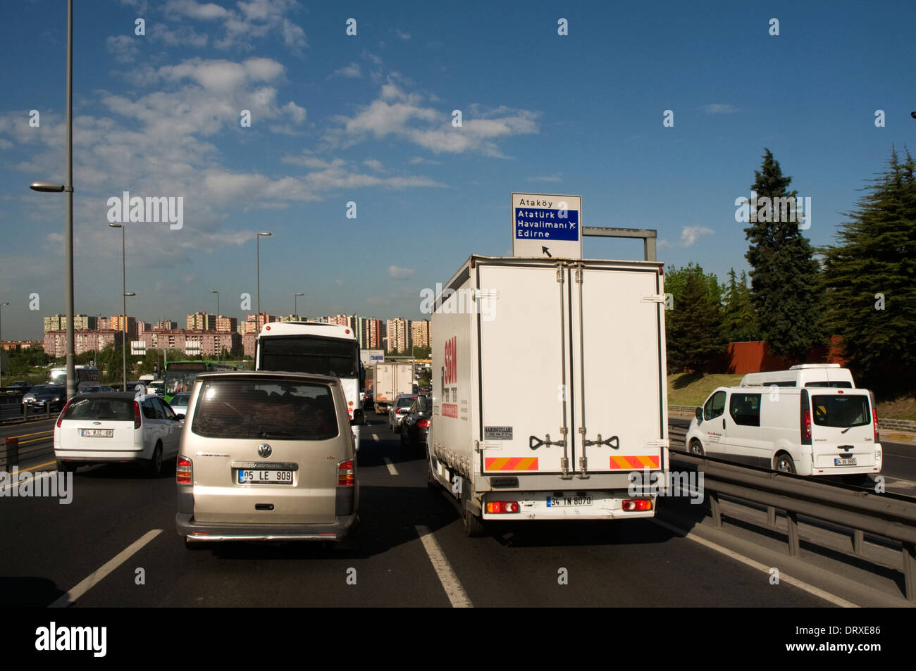 EUROPE/ASIA, Turkey, Istanbul, busy road traffic on the E80 motorway ...