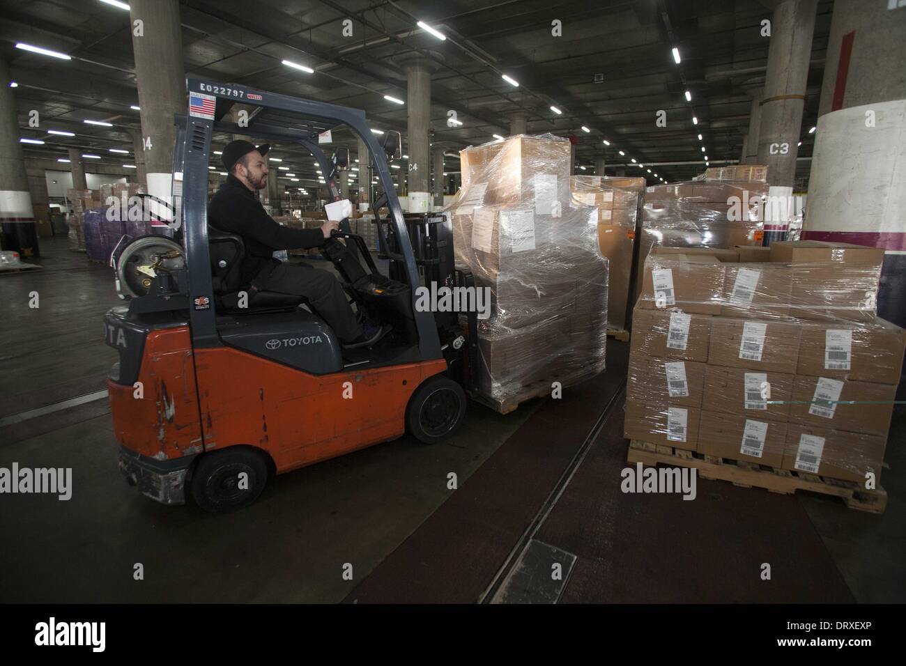 Third party logistics hi-res stock photography and images - Alamy