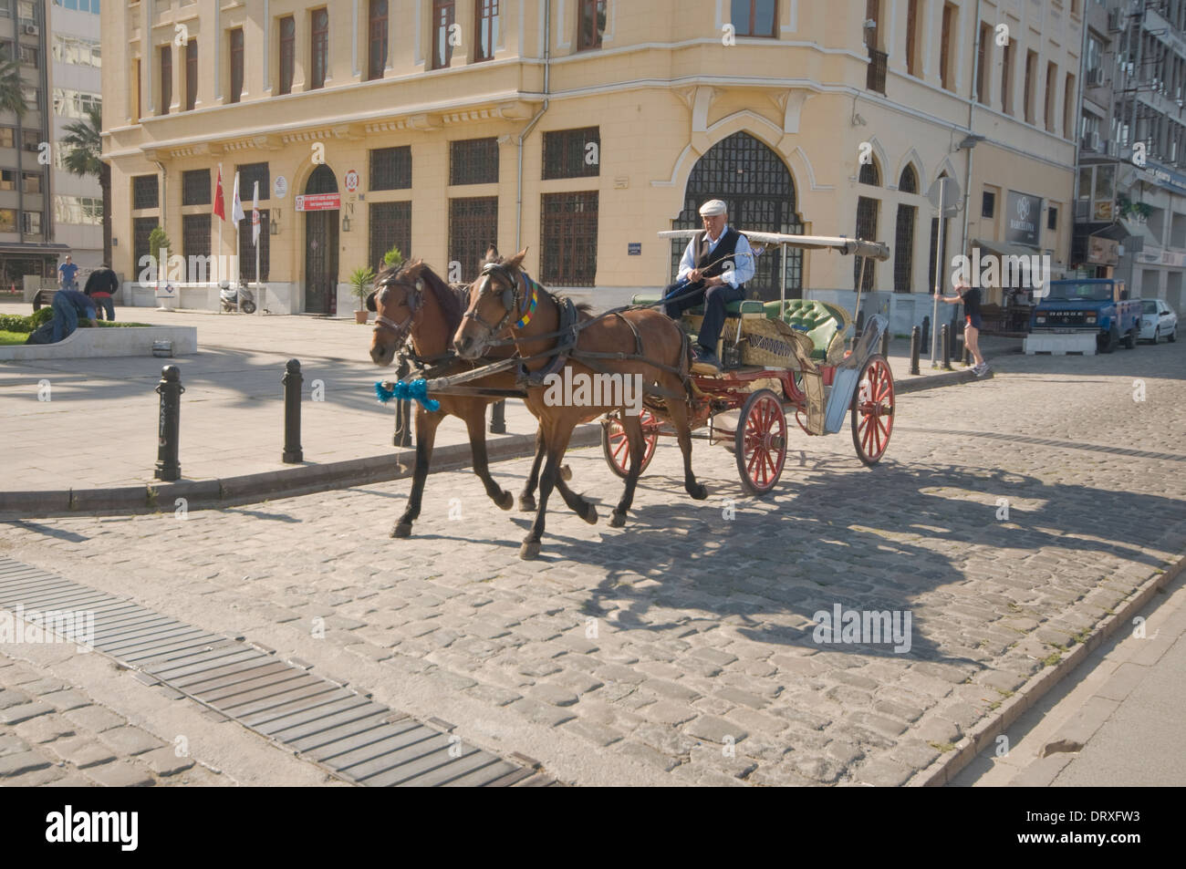 ASIA, Turkey, Izmir, pony and trap at the waterfront Stock Photo - Alamy