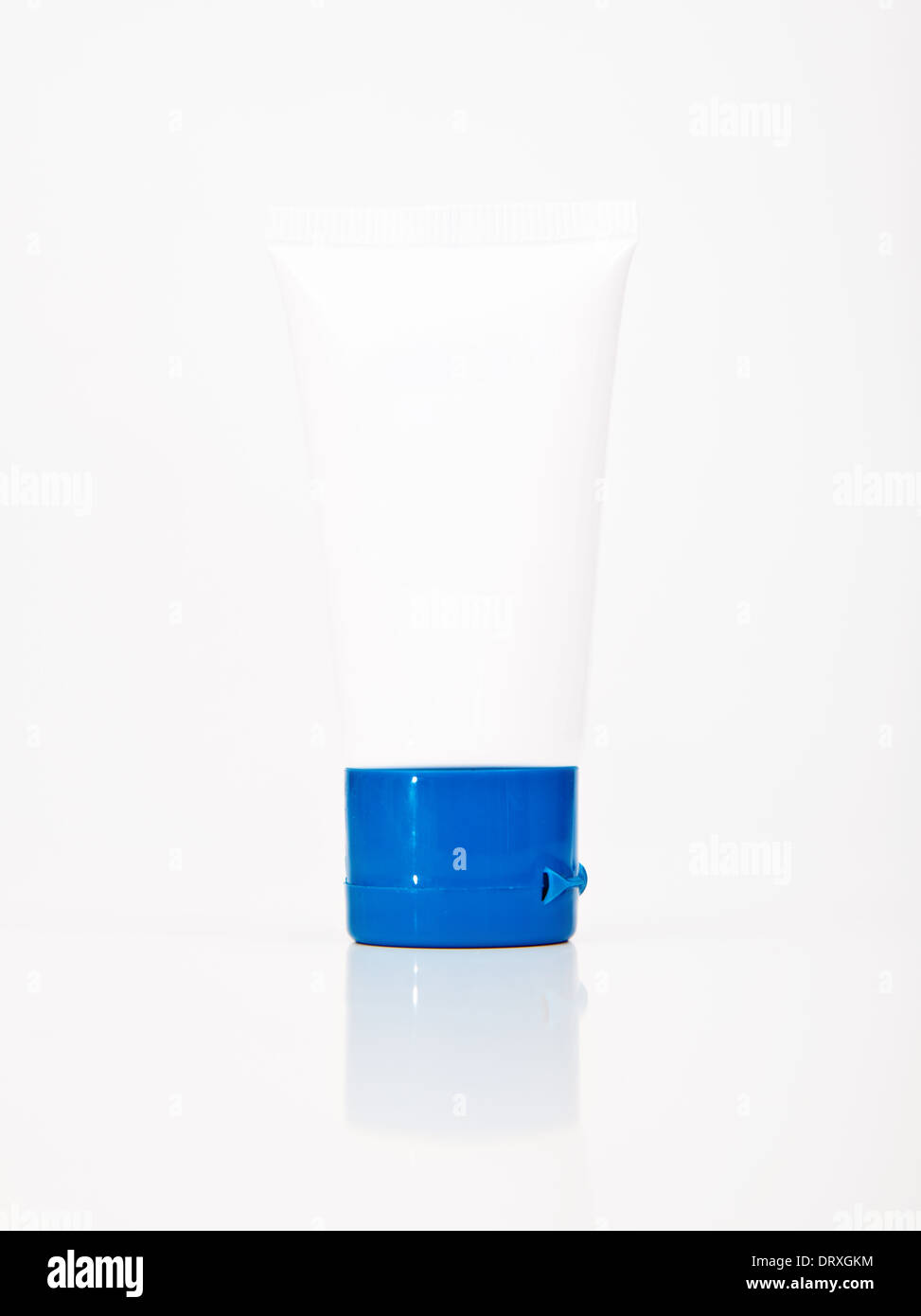 Body lotion hi-res stock photography and images - Alamy