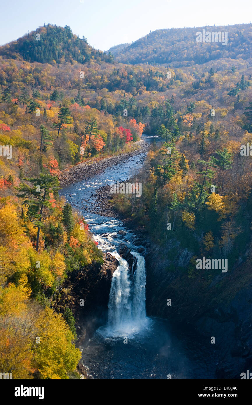 Plunge waterfalls hi-res stock photography and images - Alamy