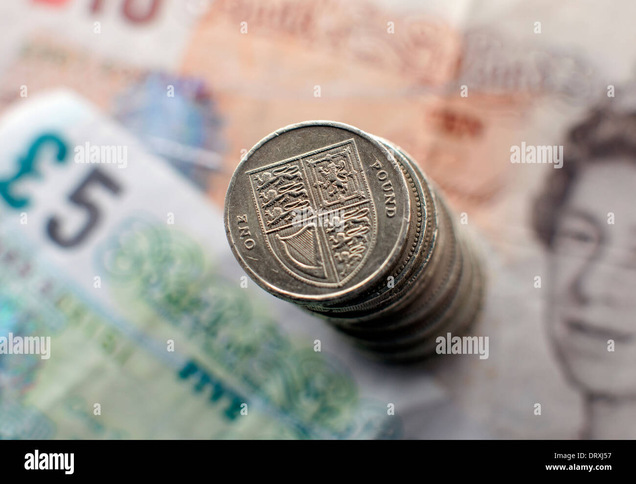 Pound coins and banknotes, London Stock Photo - Alamy