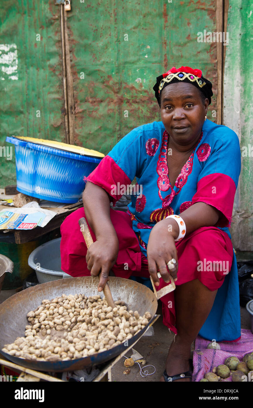 Gambia africa food groundnuts hi-res stock photography and images - Alamy