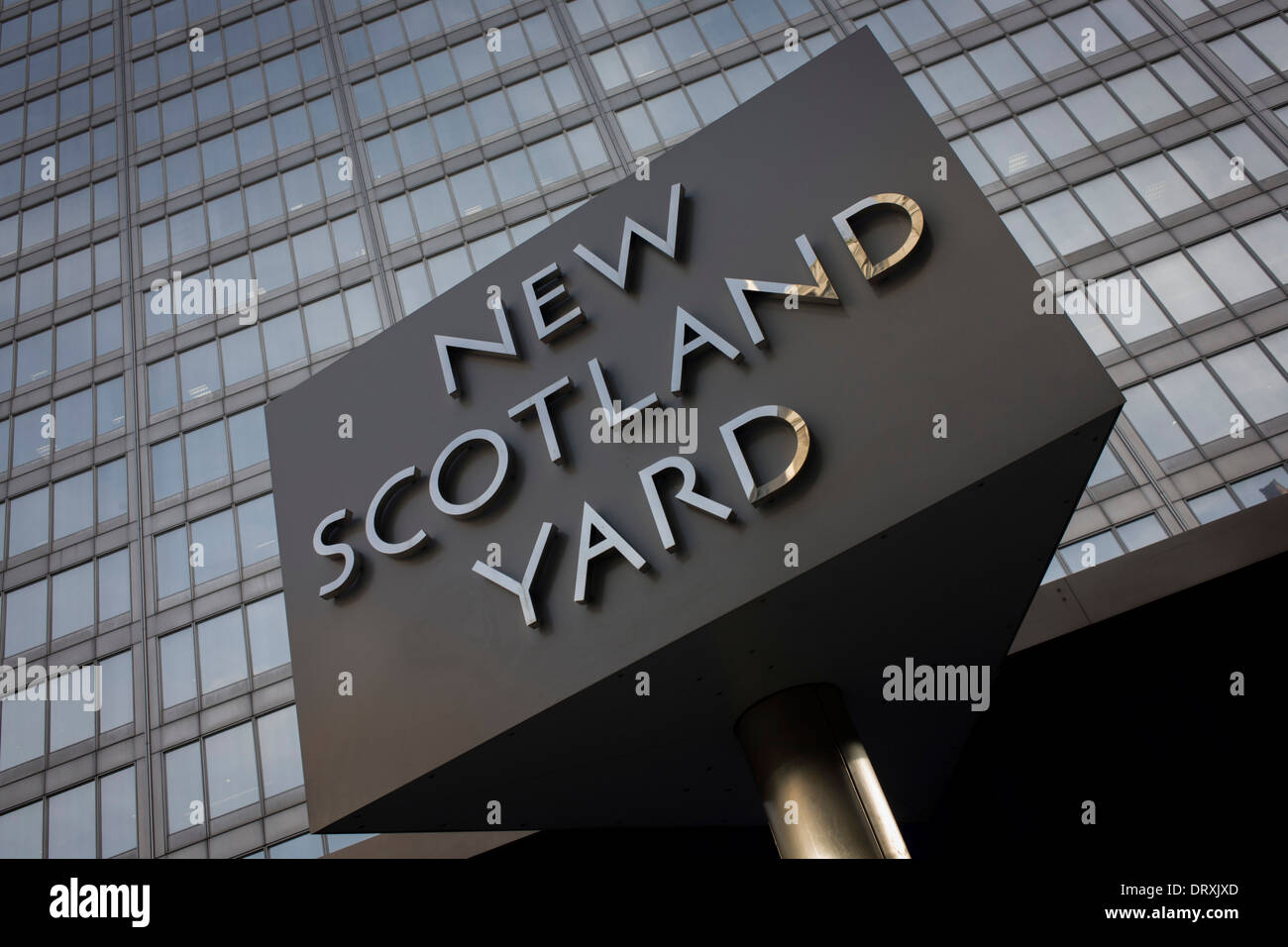 The Metropolitan Police's revolving sign their headquarters at New ...