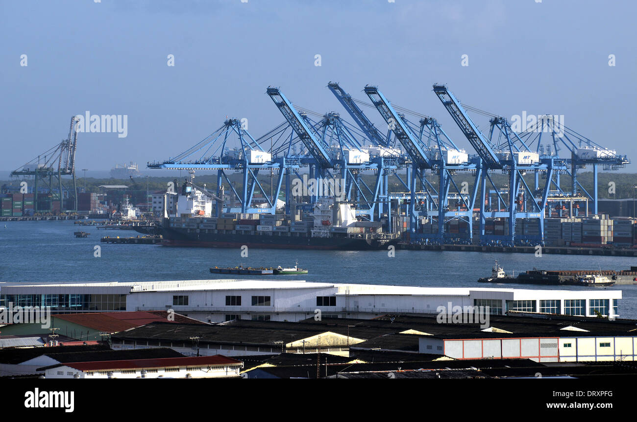 Colon panama port hi-res stock photography and images - Alamy