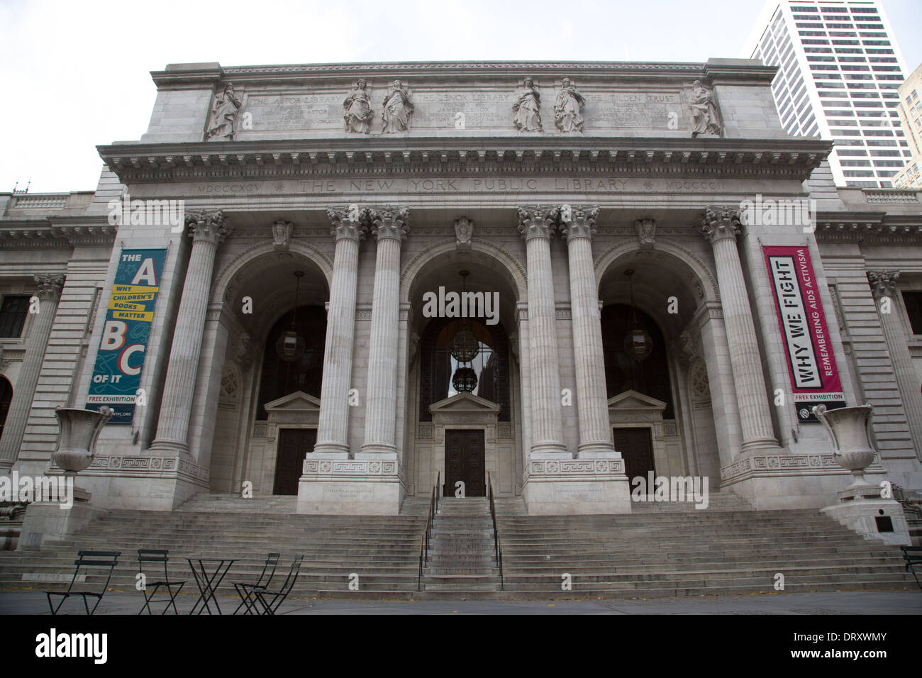 New york public library exterior hi-res stock photography and images ...