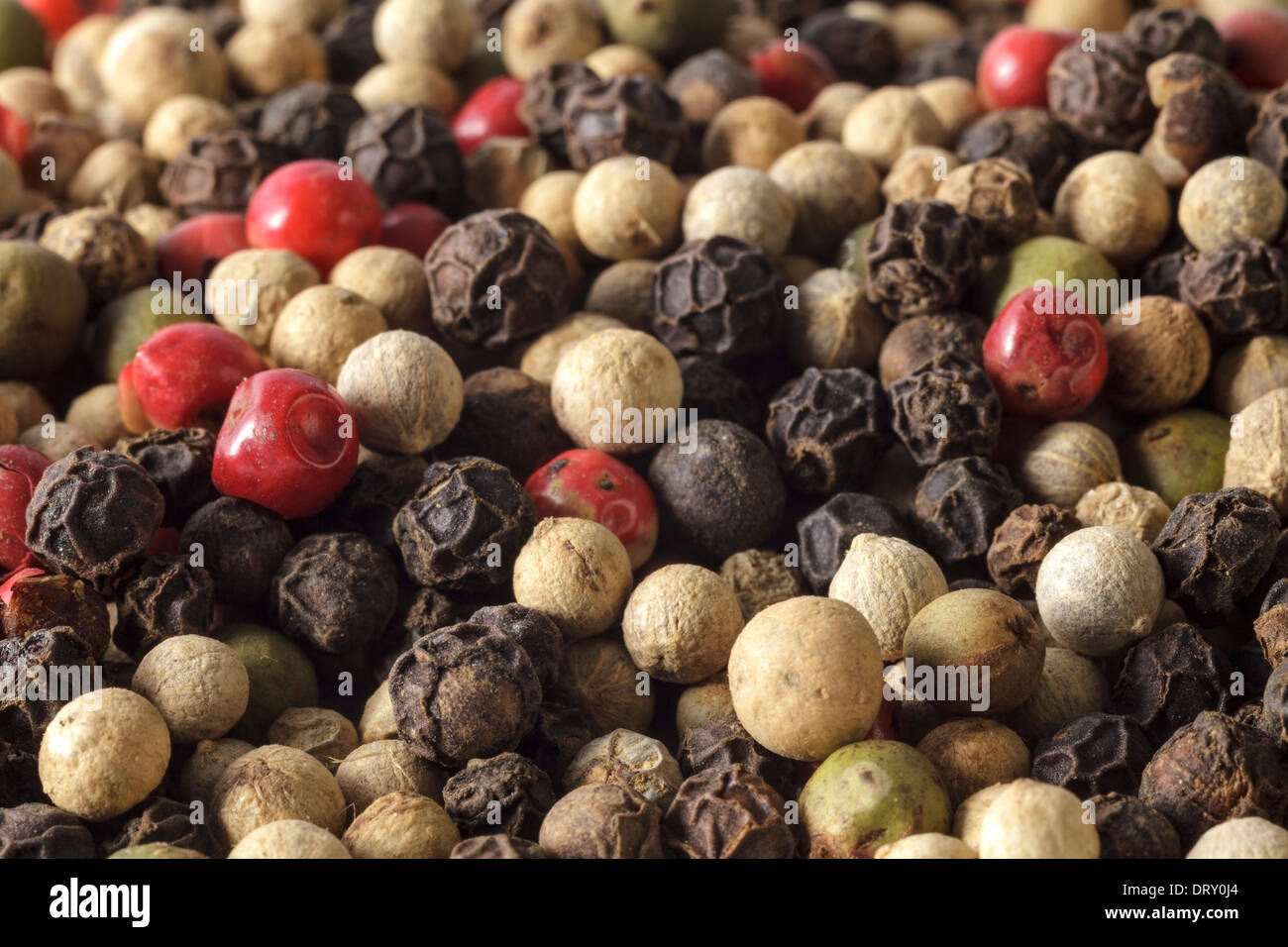 Mixed colour pepper hi-res stock photography and images - Alamy
