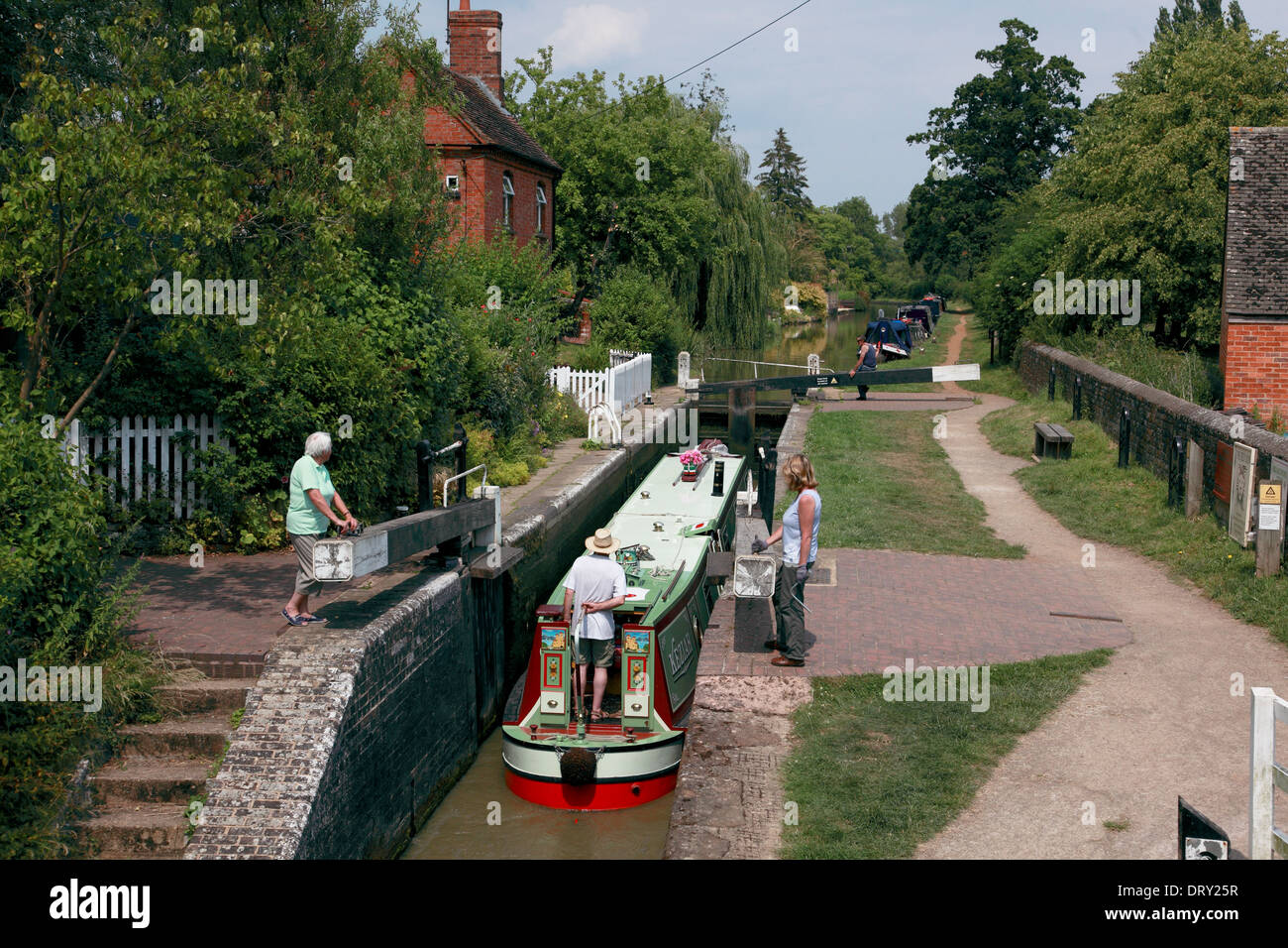 A narrowboat entering Cropredy Lock and about to go under Cropredy Lock ...