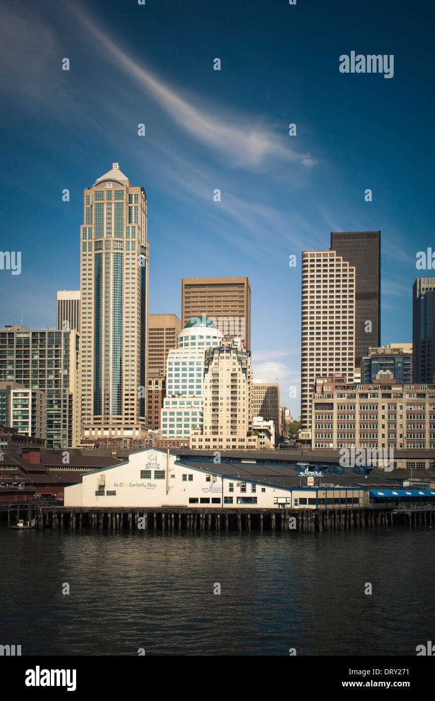 Seattle skyline and waterfront, Washington, USA Stock Photo - Alamy