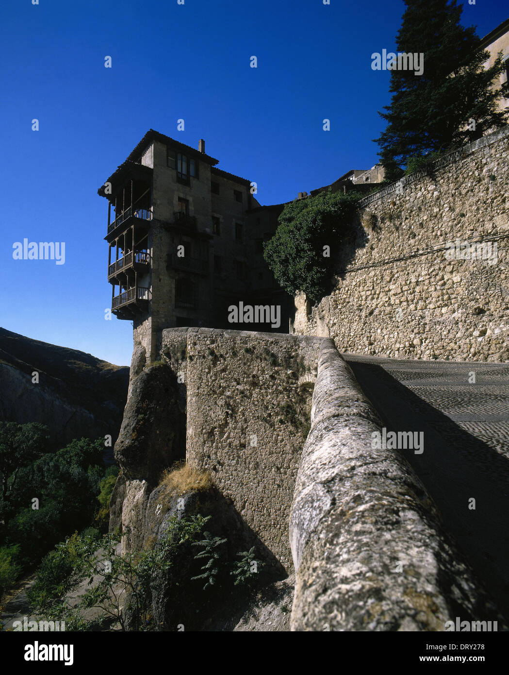 Cuenca las casas colgadas the hanging houses hi-res stock photography ...