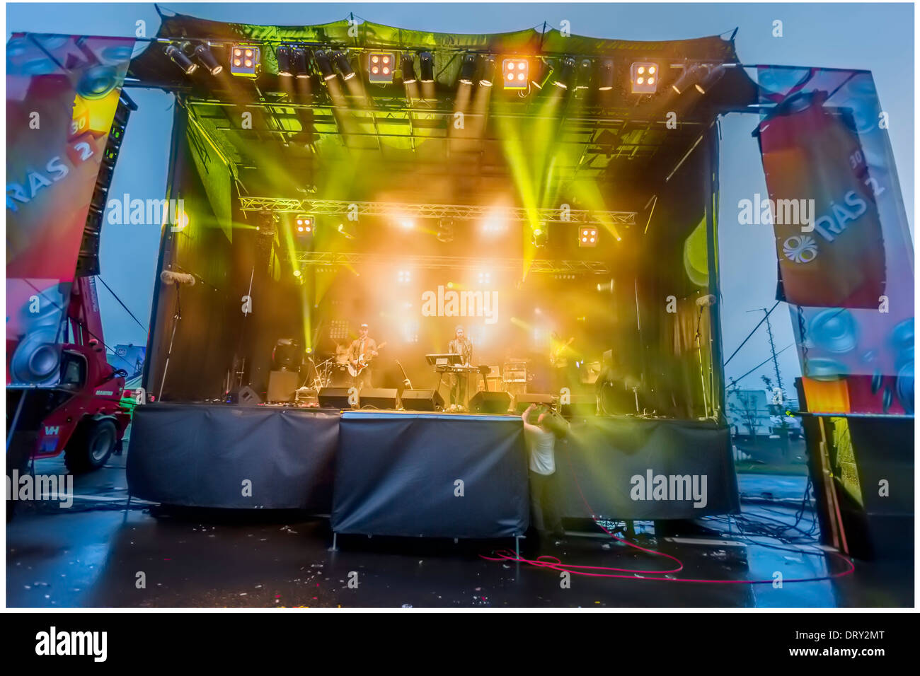 Outdoor concert stage hi-res stock photography and images - Alamy