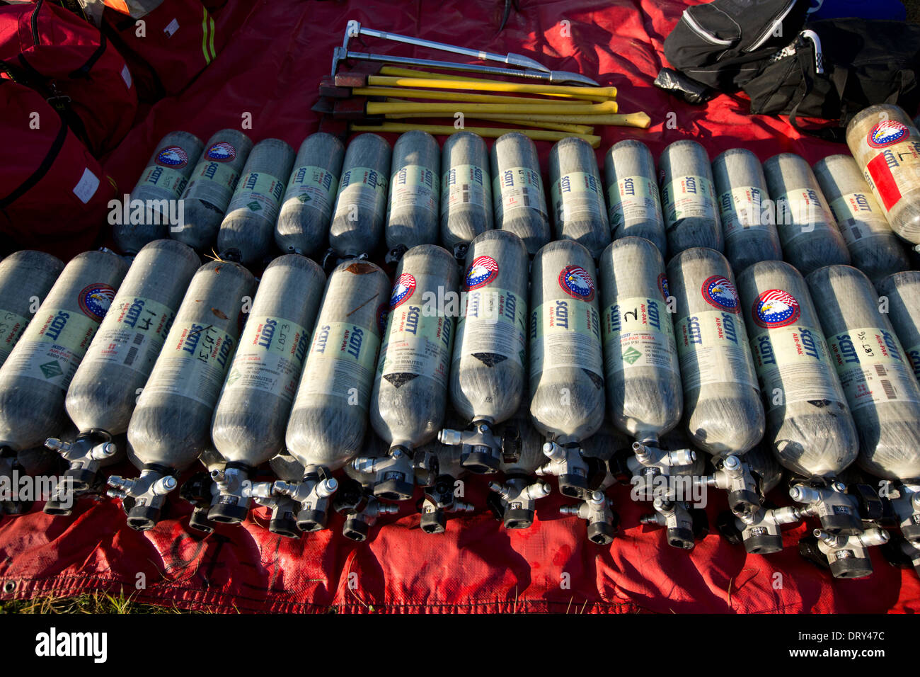 Compressed air breathing apparatus caba hi-res stock photography and ...