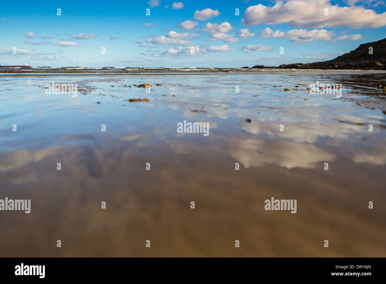 Wet sand reflections hi-res stock photography and images - Alamy