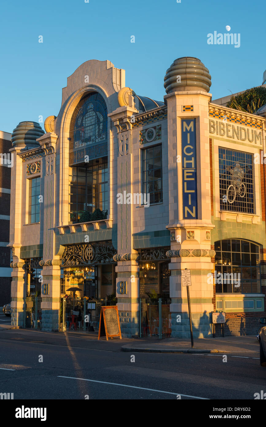 Michelin bibendum art deco building hi-res stock photography and images ...