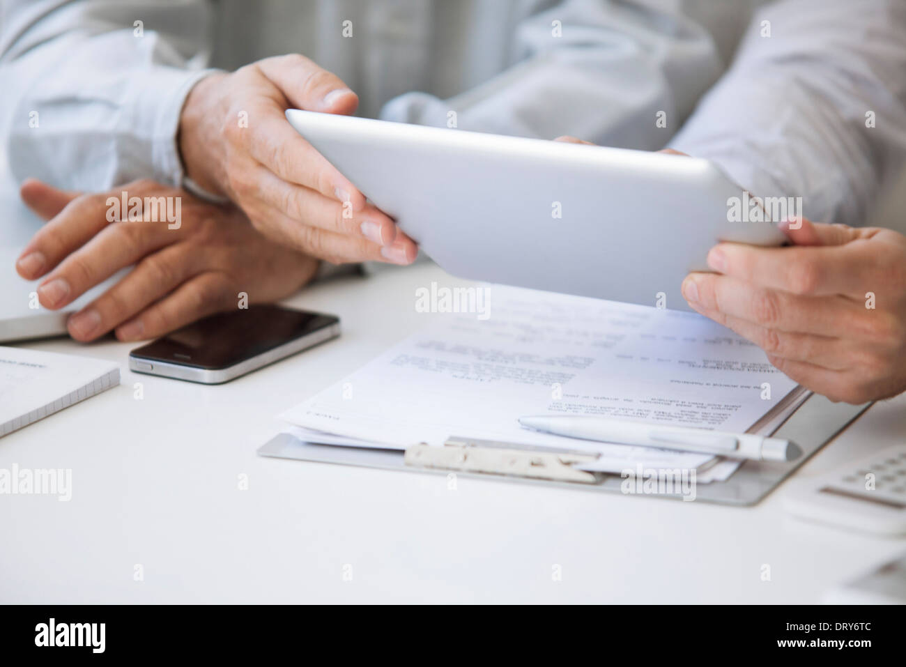 Man using net tool hi-res stock photography and images - Alamy