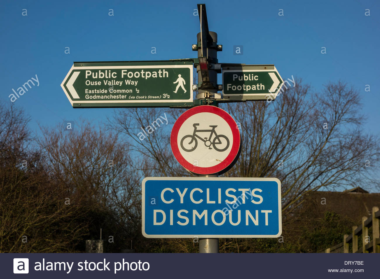 Public Footpath Signs High Resolution Stock Photography and Images - Alamy