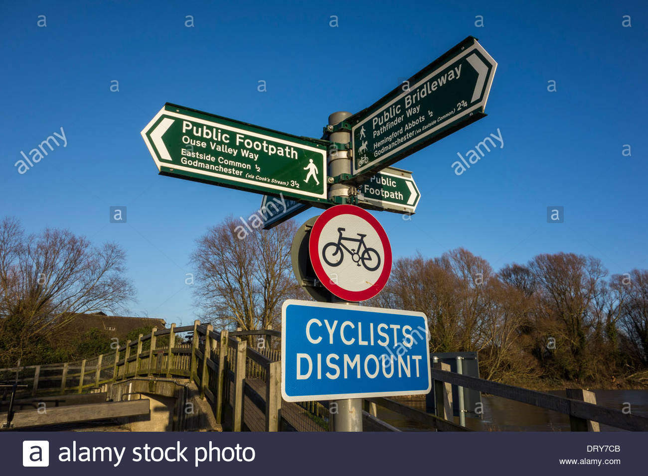 Public Footpath Signs High Resolution Stock Photography and Images - Alamy