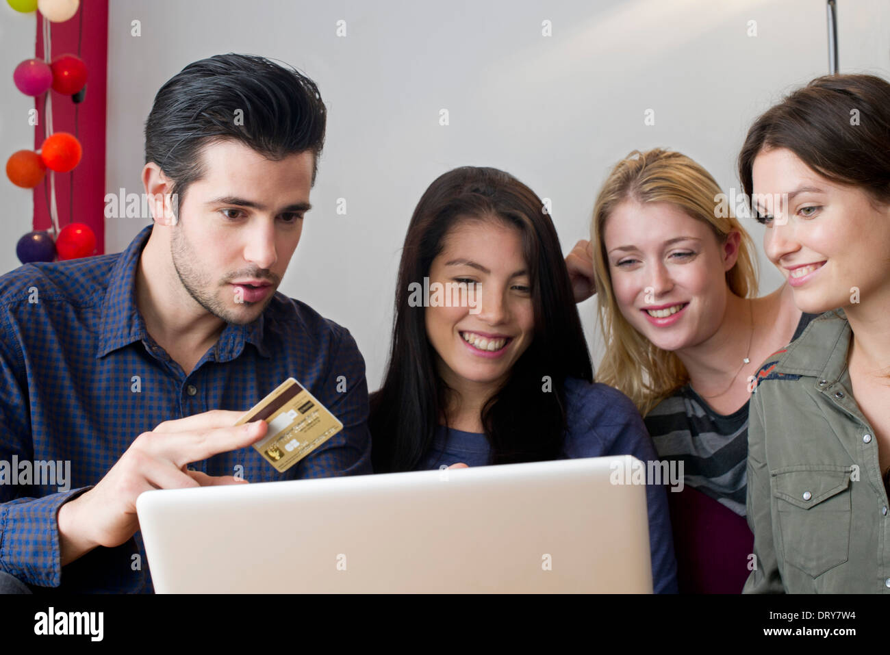 Woman buys computer hi-res stock photography and images - Alamy