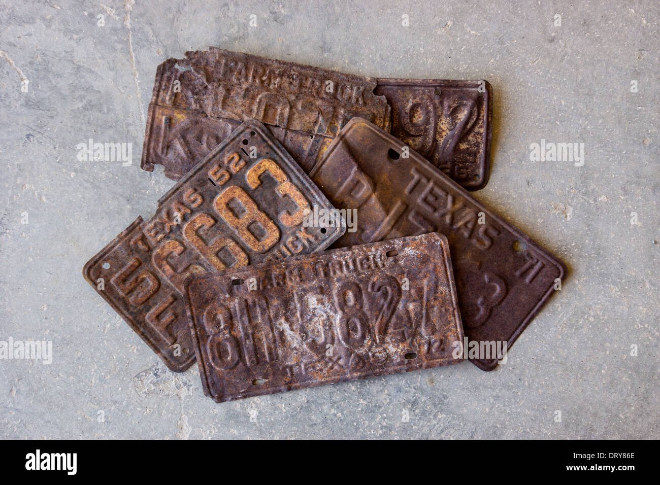 Rusty old trucks hi-res stock photography and images - Alamy