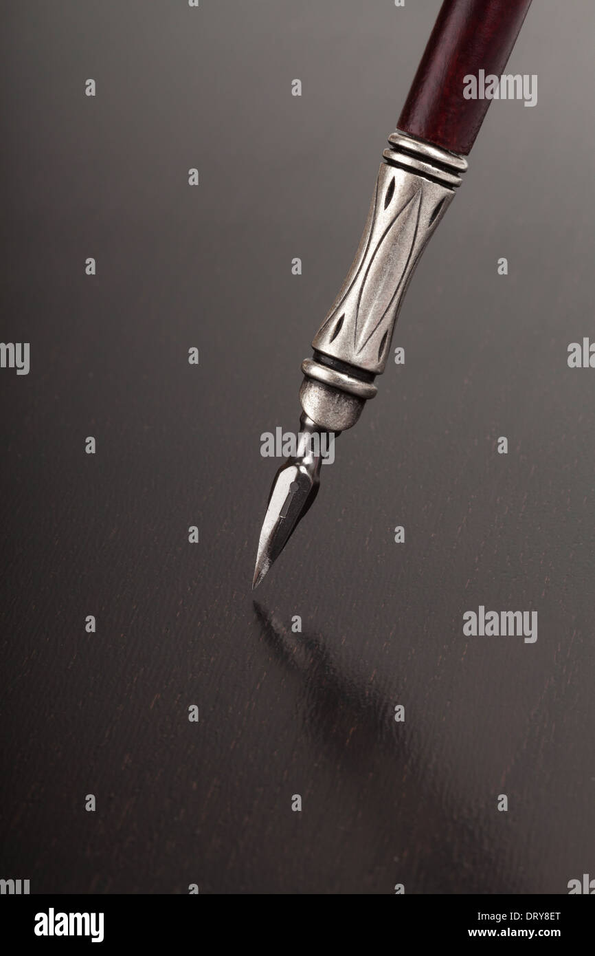 Old school desk fountain pen hi-res stock photography and images - Alamy