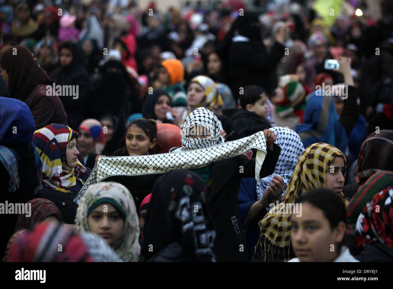 Palestinian bride hi-res stock photography and images - Alamy