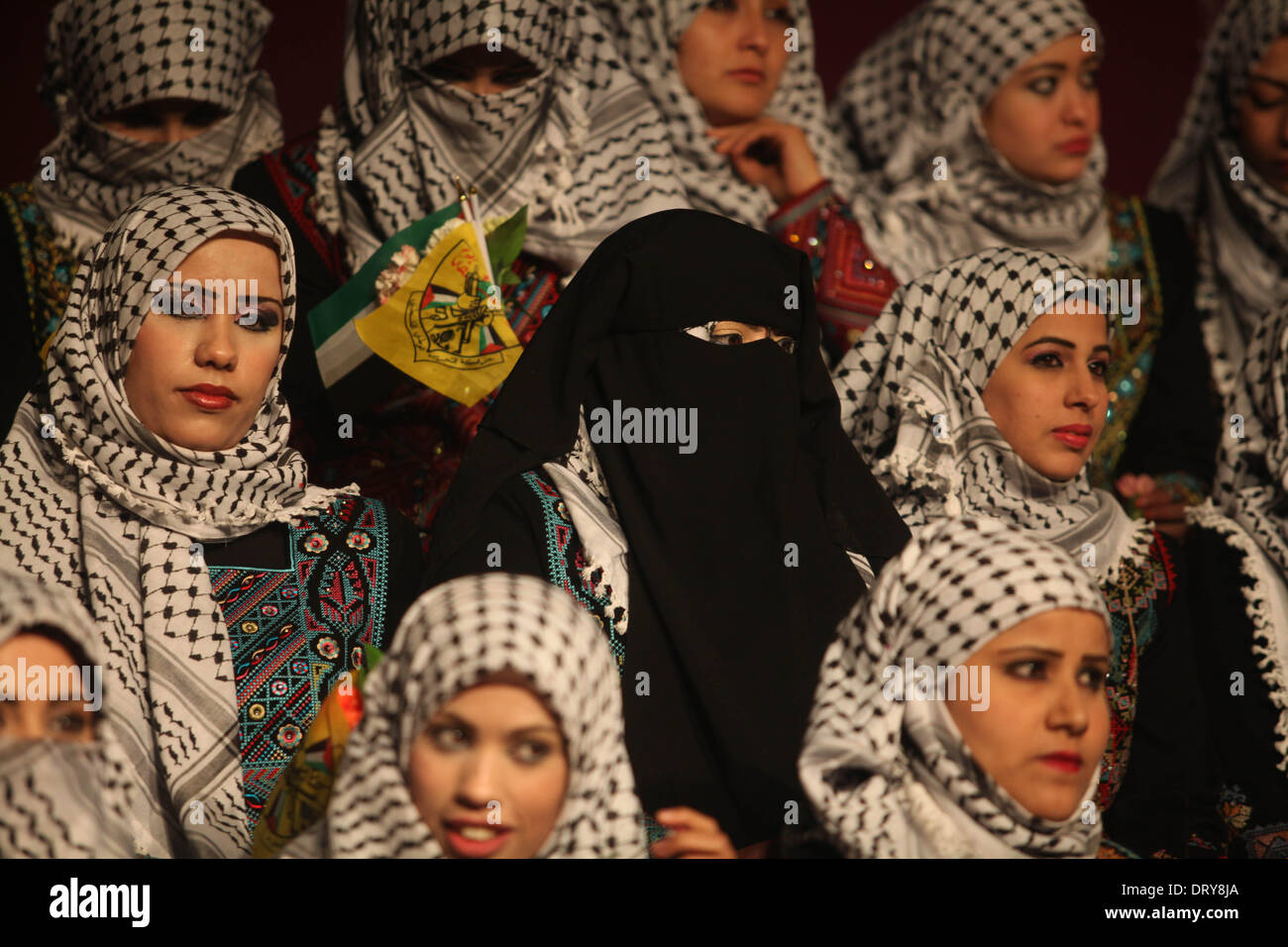 Gaza, Palestinian Territories. 4th Feb, 2014. Palestinian bride during ...