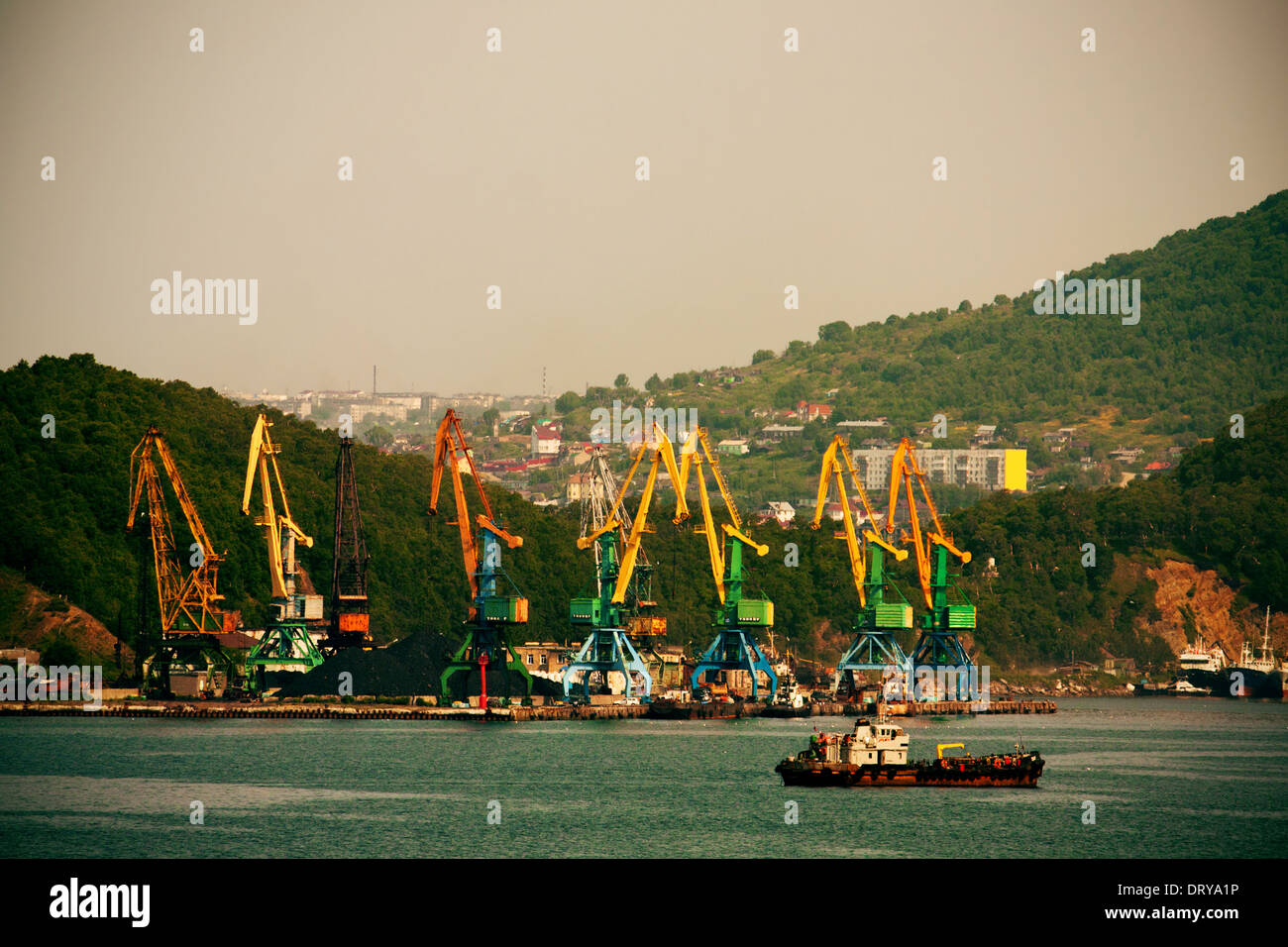 Petropavlovsk kamchatsky ship hi-res stock photography and images - Alamy