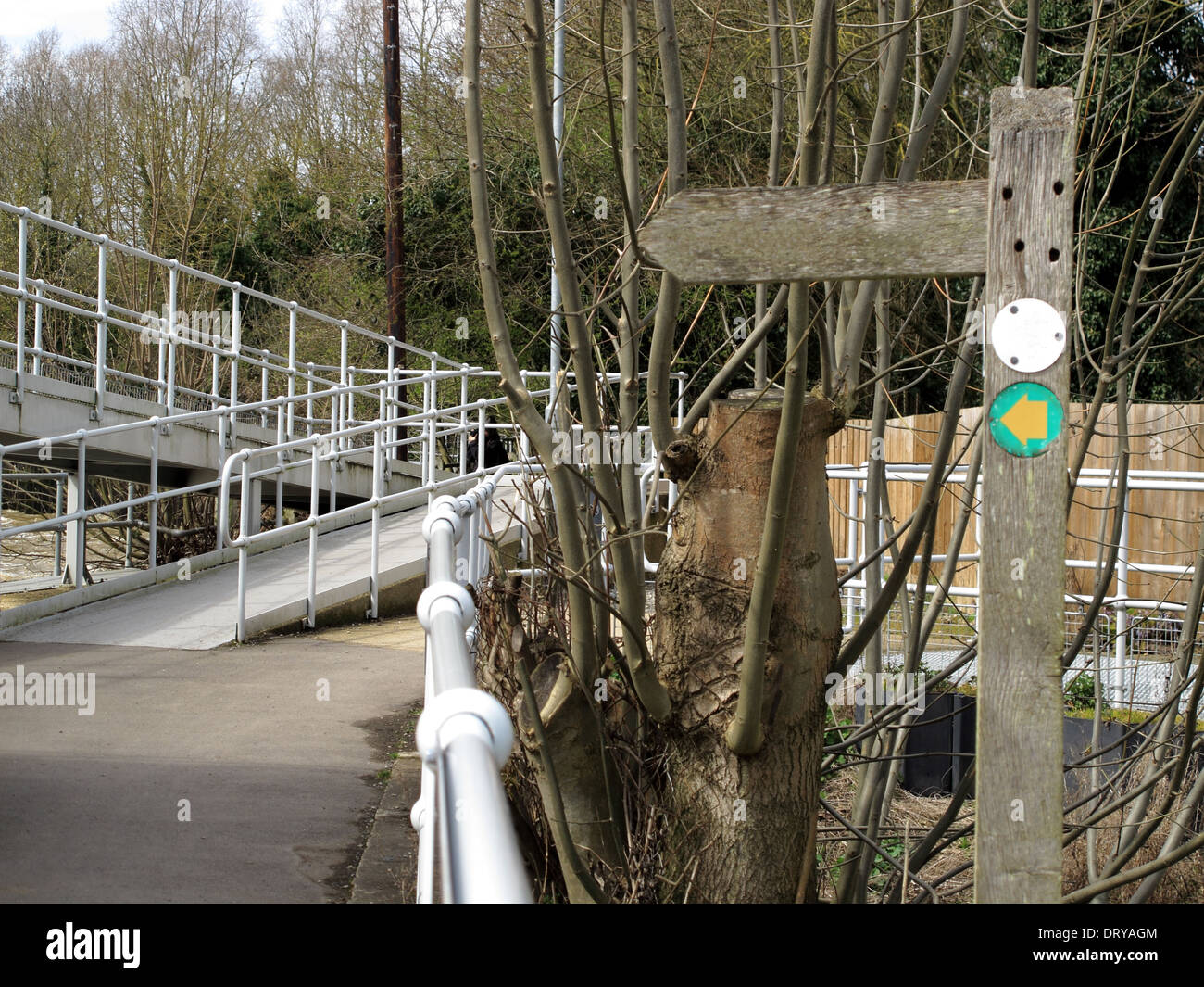 An image of a signpost showing the way to the bridge Stock Photo - Alamy