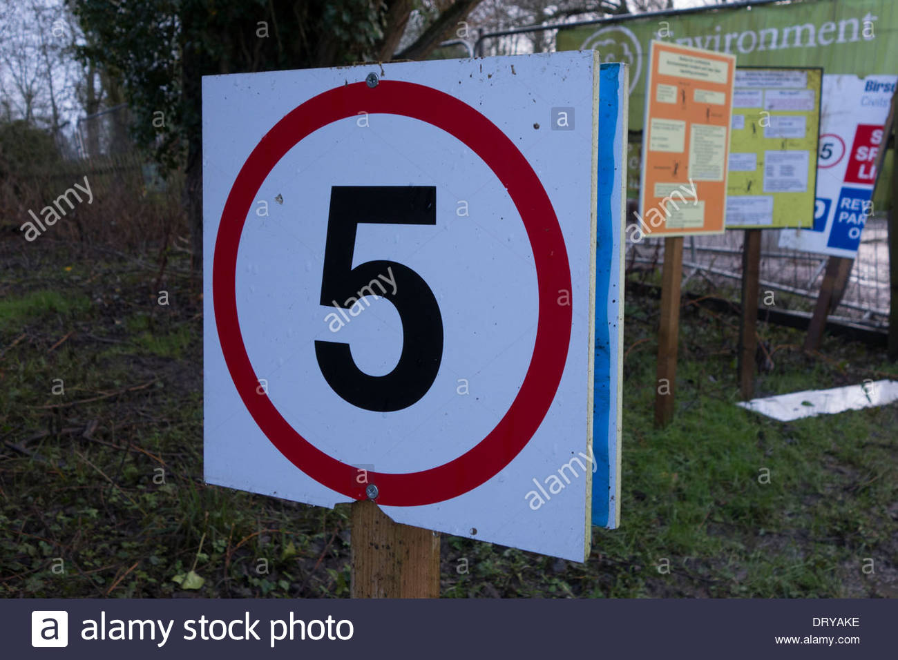 5 Mph Speed Limit Sign High Resolution Stock Photography and Images - Alamy