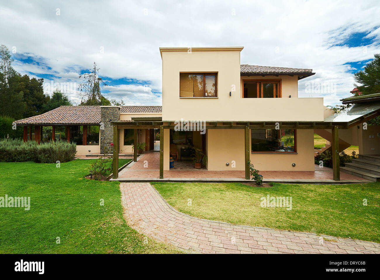 Big luxurious house hi-res stock photography and images - Alamy