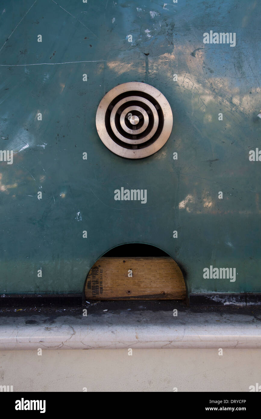 an old Ticket window, Hollywood Blvd., Hollywood, Los Angeles ...