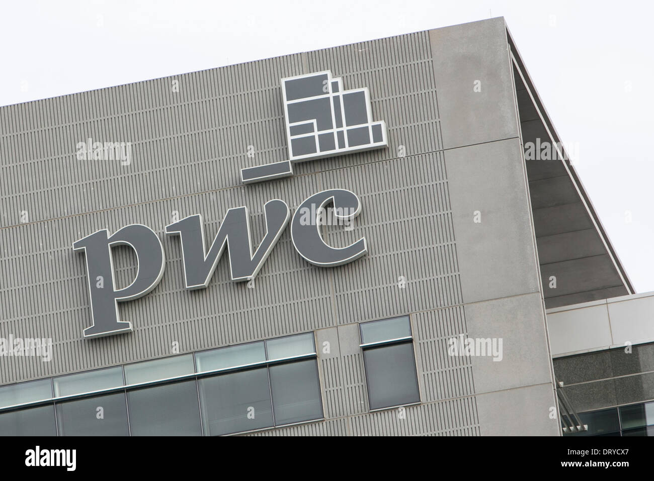 Pwc building hi-res stock photography and images - Alamy