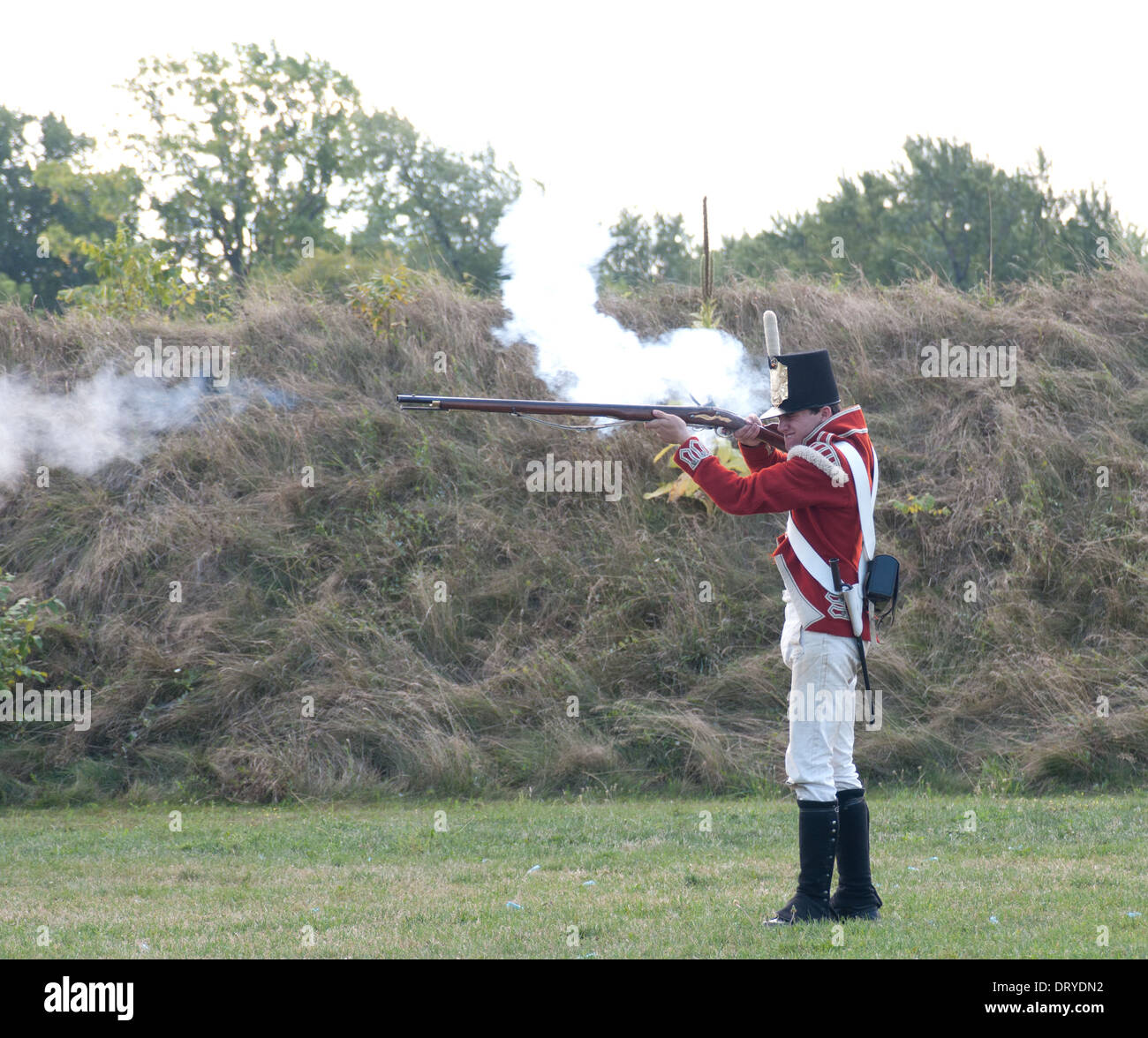 Musket firing hi-res stock photography and images - Alamy