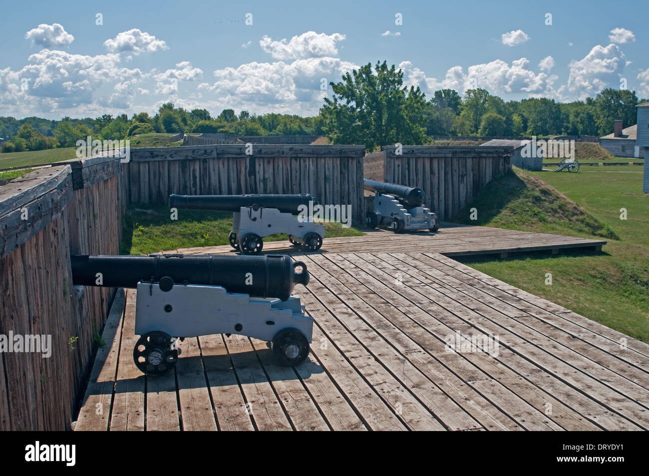 Cannon at Flag Bastion Fort George, Niagara-on-the-Lake Stock Photo - Alamy