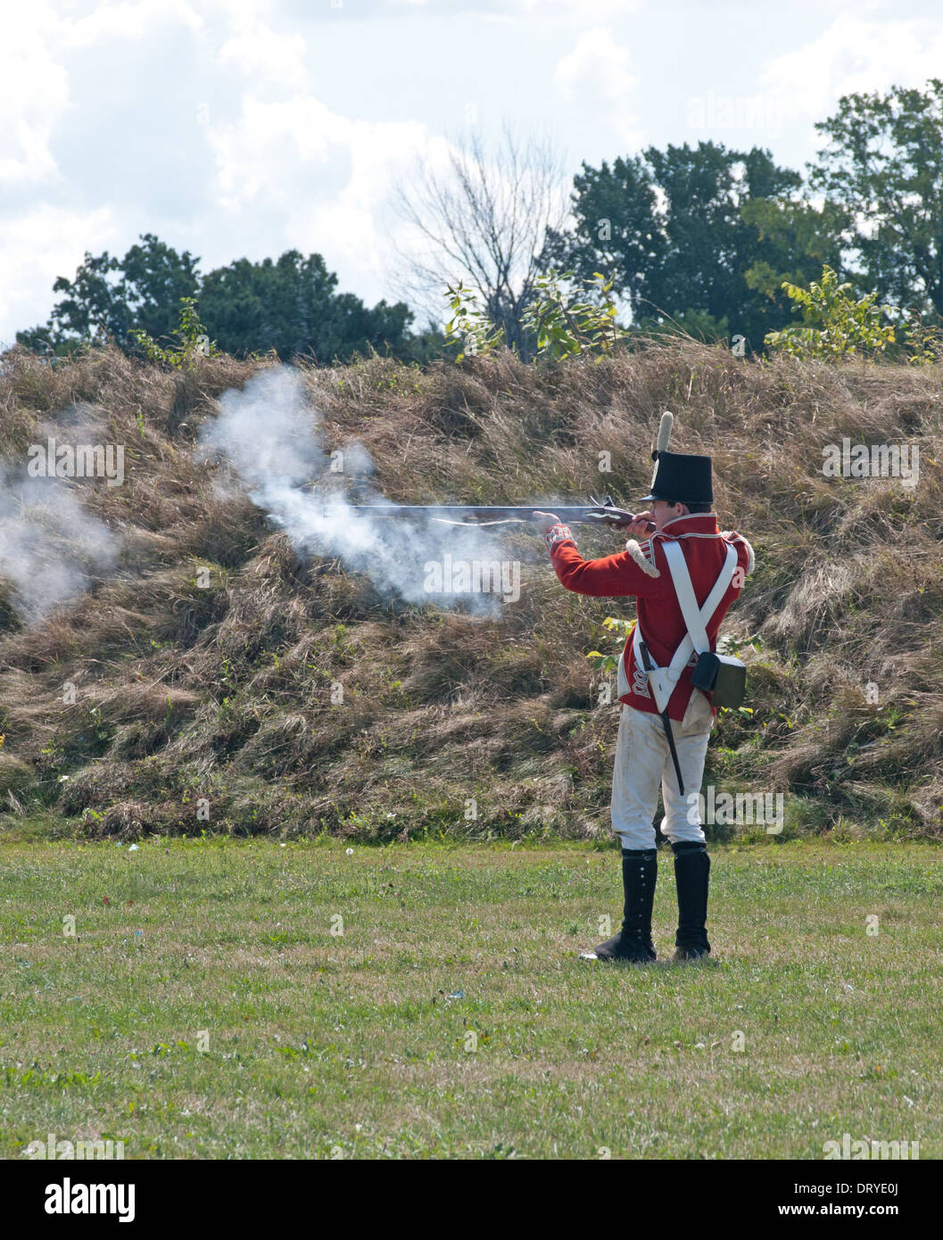 Musket firing hi-res stock photography and images - Alamy