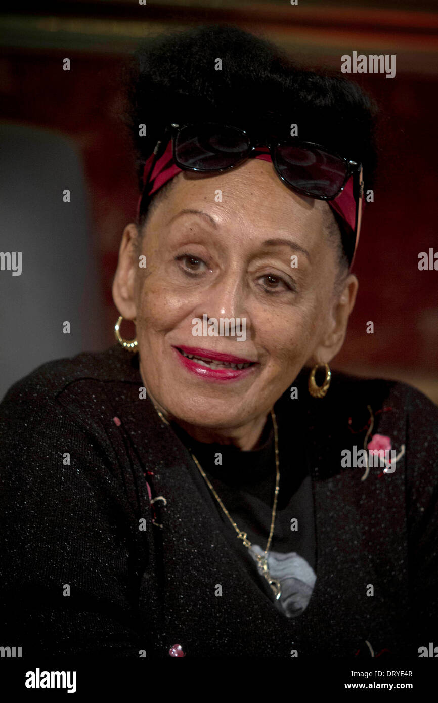 Cuban singer hi-res stock photography and images - Alamy