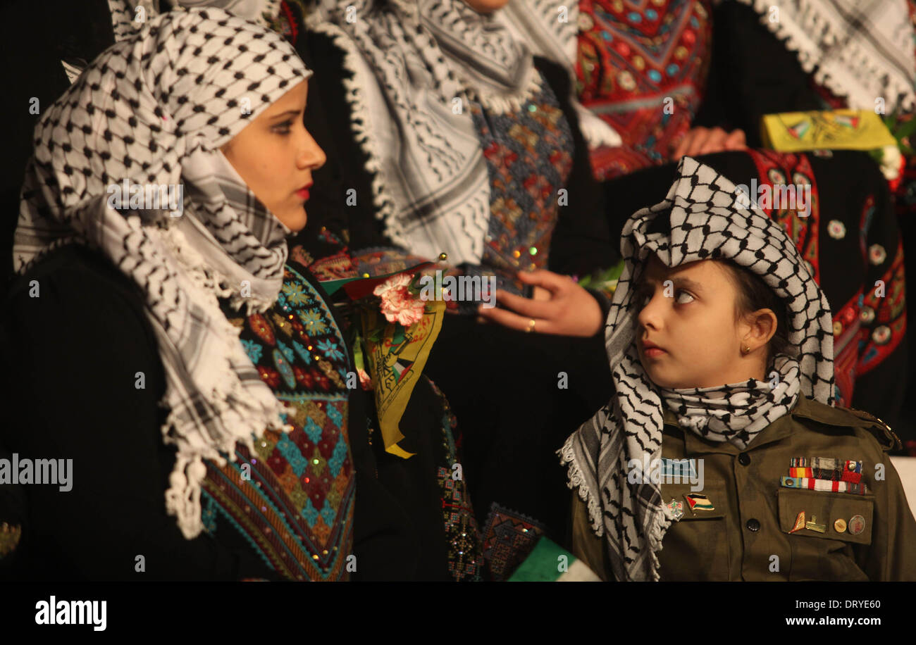 Gaza, Palestinian Territories. 4th Feb, 2014. A Palestinian girl ...