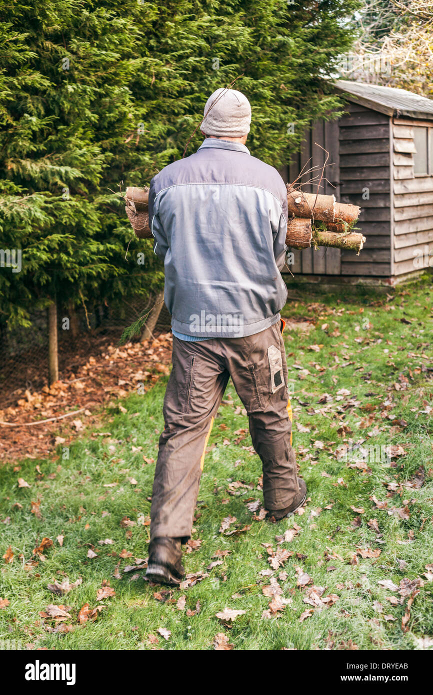 Carrying timber hi-res stock photography and images - Alamy