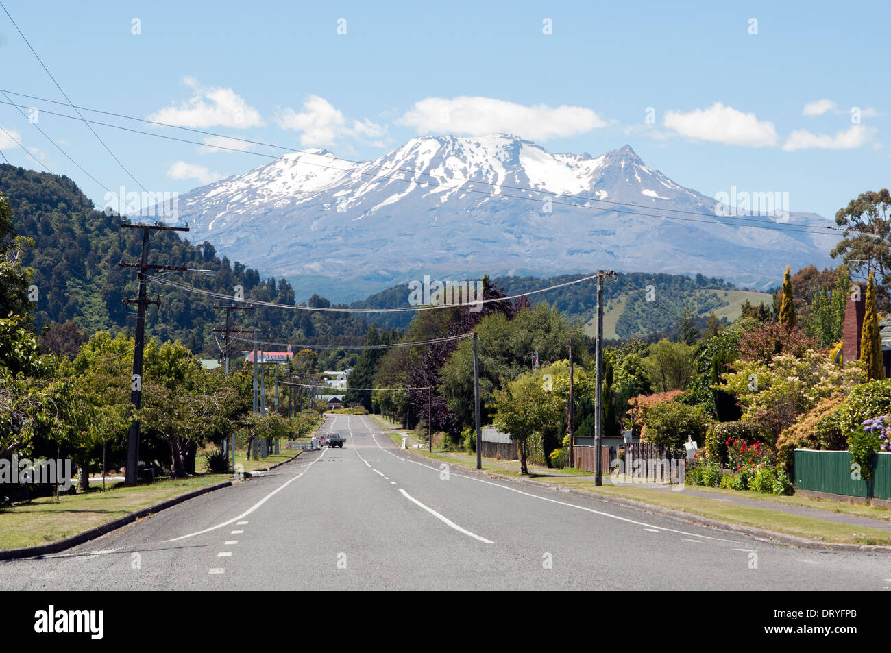 A view of Mount Ruapehu volcano from the town of Ohakune in New Zealand ...