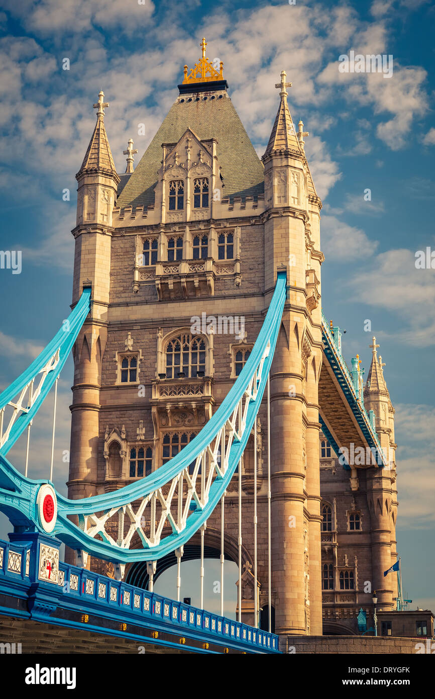 London tower bridge close up hi-res stock photography and images - Alamy