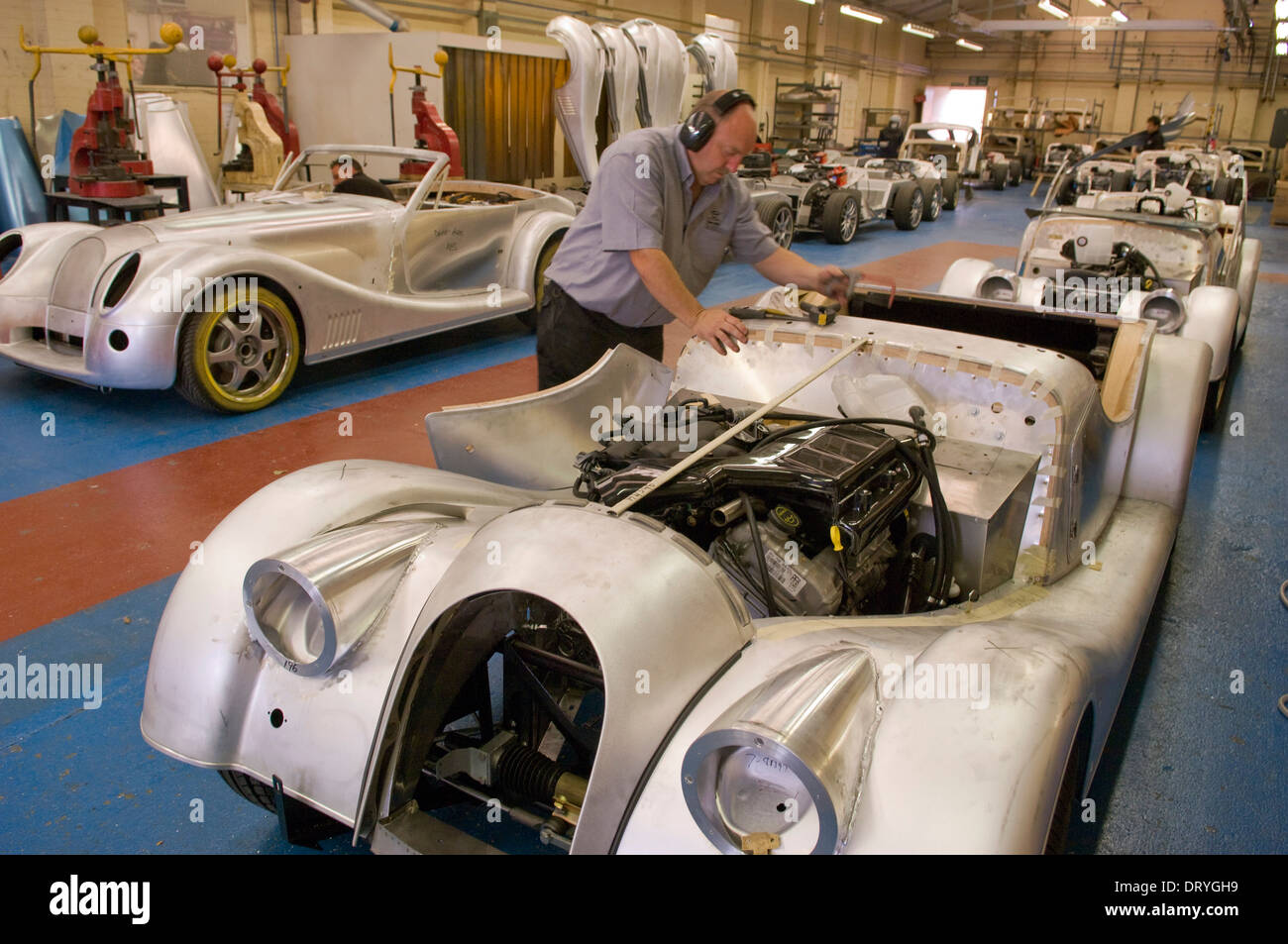 Car production factory uk hi-res stock photography and images - Alamy
