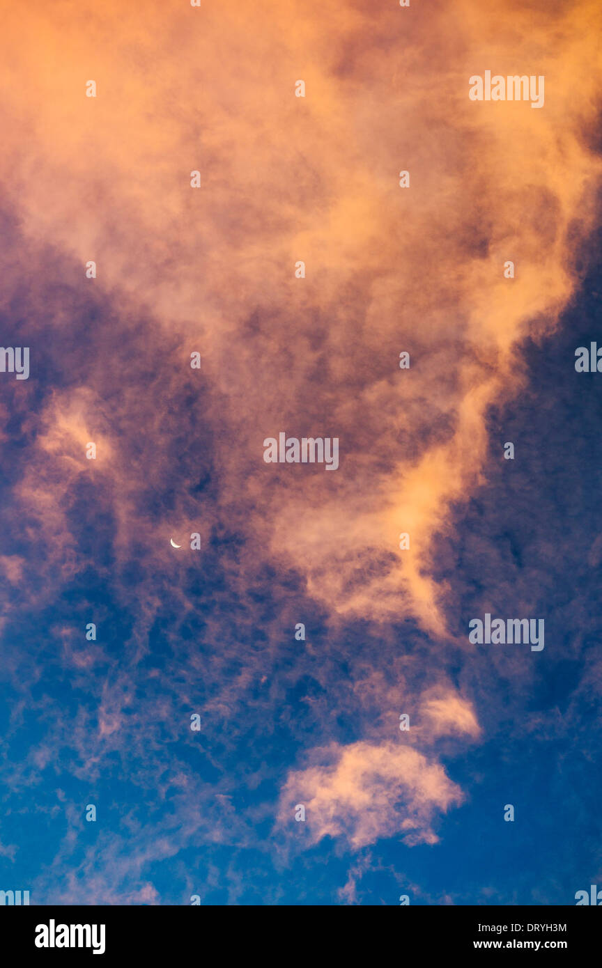 Red orange moon hi-res stock photography and images - Alamy